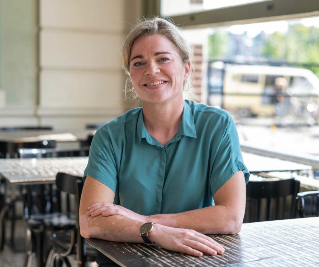 Tzum | Nieuws: Romkje de Bildt wordt de nieuwe baas van het Nederlands ...